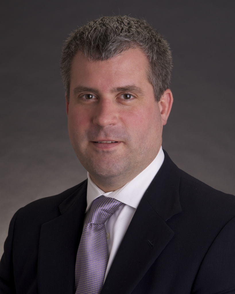 Michael_Barfield_DSC1836_4x5x300_RGB - Legus International